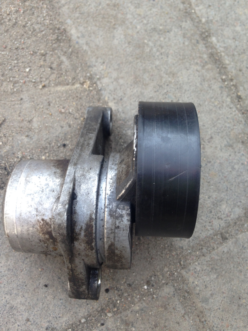 Замена натяжитель ремня генератора и ремня — Peugeot 307, 1,6 л, 2006 ...