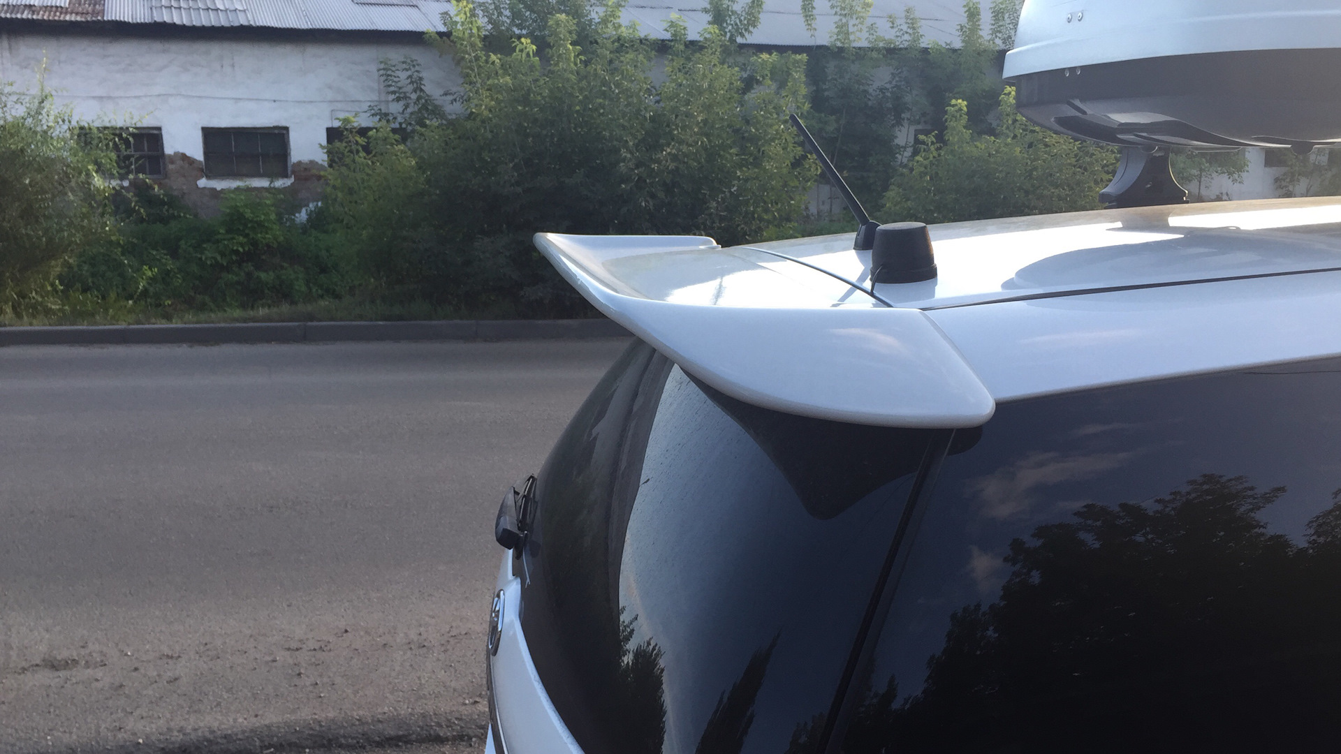 Лютый спойлерок! — Toyota Wish (AE10), 1,8 л, 2005 года | фотография ...