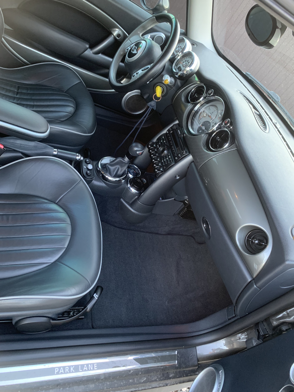 Ковры — MINI Cooper S Mk I, 1,6 л, 2006 года | запчасти | DRIVE2