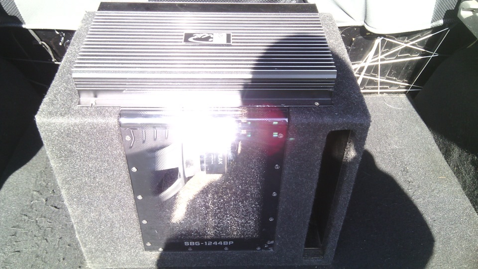 ворчун в багажнике))) усилитель Kicx RTS 4.100 сабвуфер Alpine SBG-1244BP — Ford Focus Hatchback ...