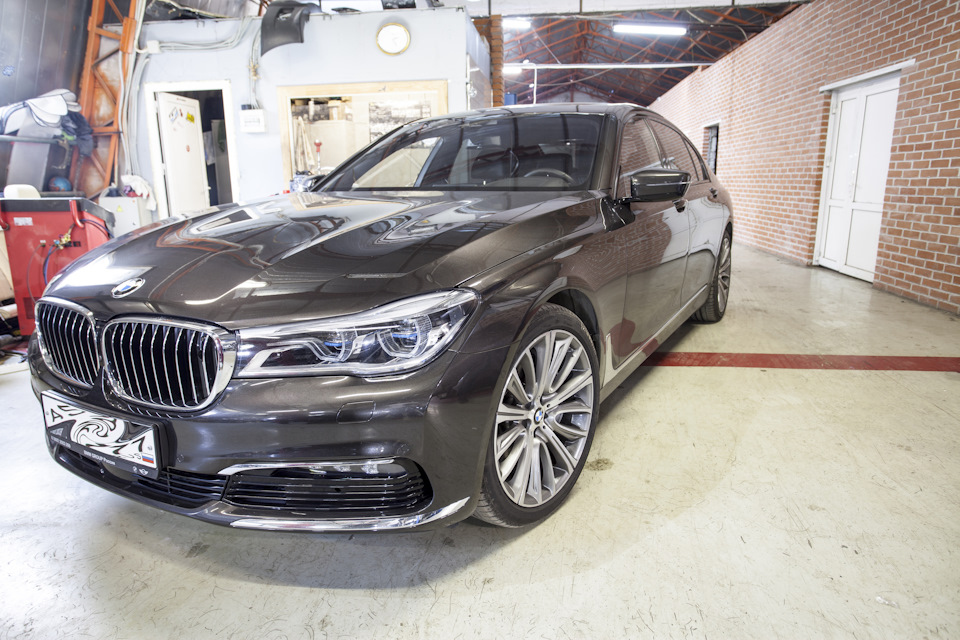 Новая BMW 750 уже в Custom Workshop! — Custom-Workshop на DRIVE2