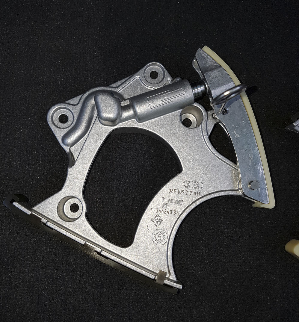 Меняем верхние натяжители цепей — Audi Allroad (C6), 3 л, 2010 года ...