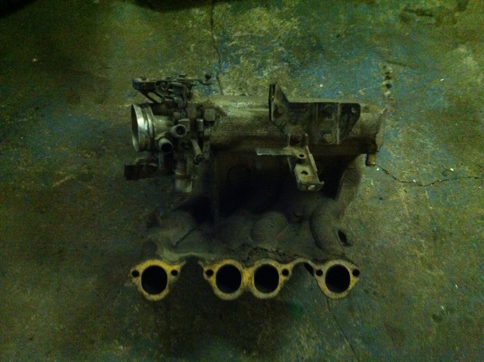 Замена гофр приемной трубы — Volkswagen Passat Variant (B3), 1,8 л ...