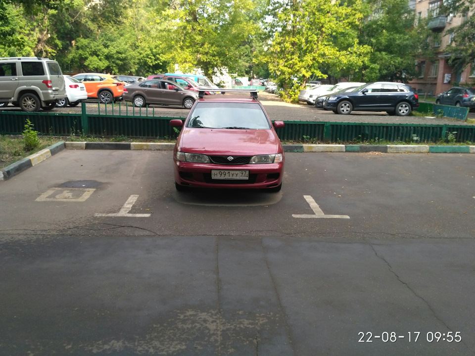 ДТП во дворе — Nissan Almera I (N15), 1,6 л, 1999 года | ДТП | DRIVE2