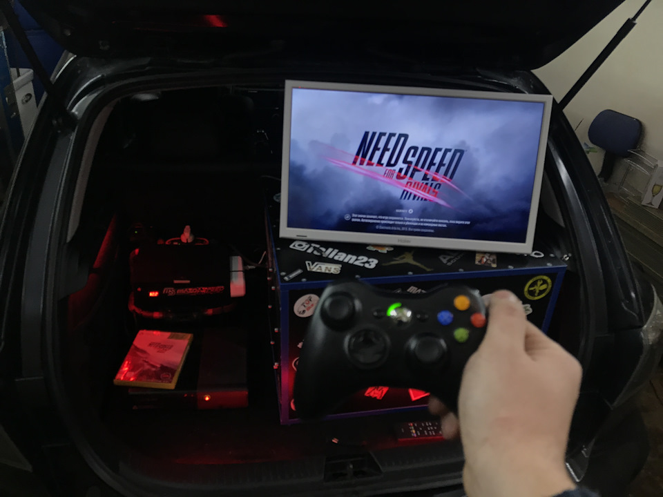 Телевизор 24 дюйма и XBOX 360 в багажник. — Mazda 3 (1G) BK, 2 л, 2007 ...