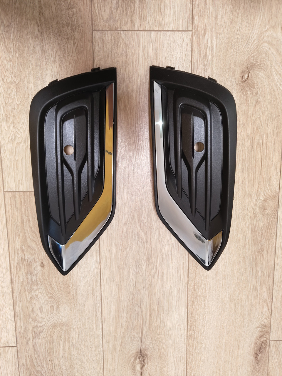 Кусочек от Inscription в -> Momentum — Volvo V60 (2G), 2 л, 2019 года ...