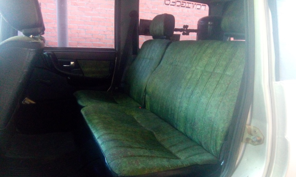 сиденья в непромокаемый камуфляж "цифра" — УАЗ Patriot, 2,7 л, 2006 ...