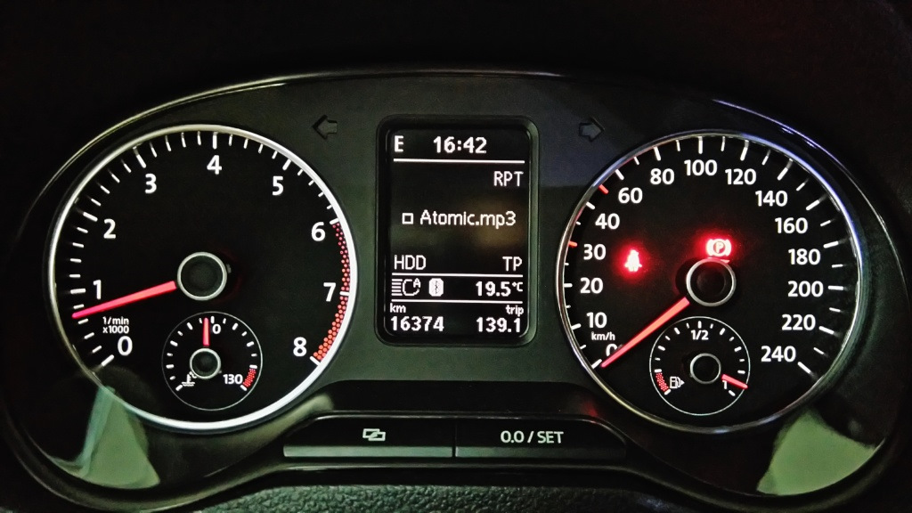 Приборка с МФУ+ — Volkswagen Polo Sedan, 1,6 л, 2012 года | другое | DRIVE2