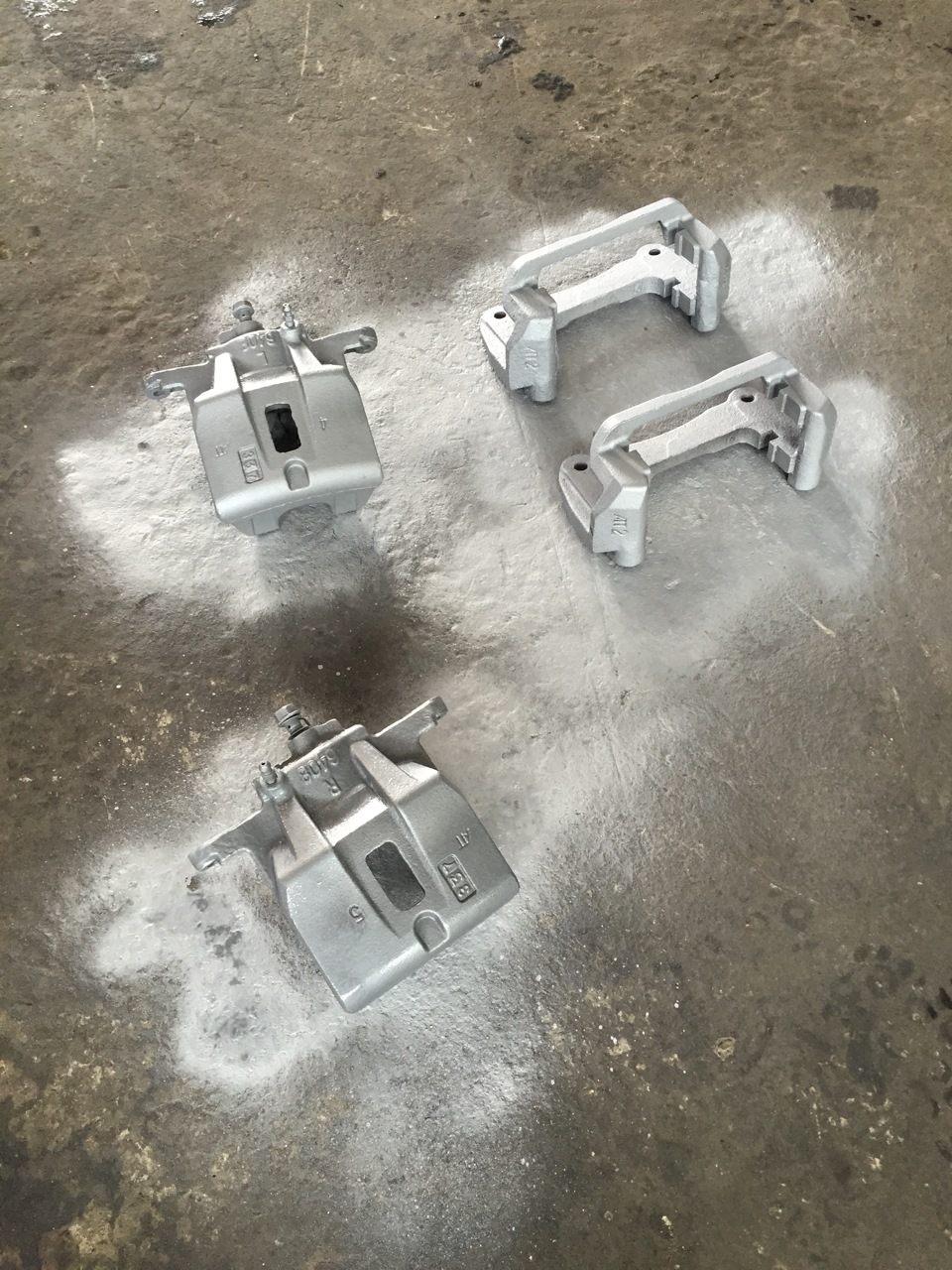 Ремонт суппортов + замена поршней — Lexus RX (2G), 3,3 л, 2003 года ...