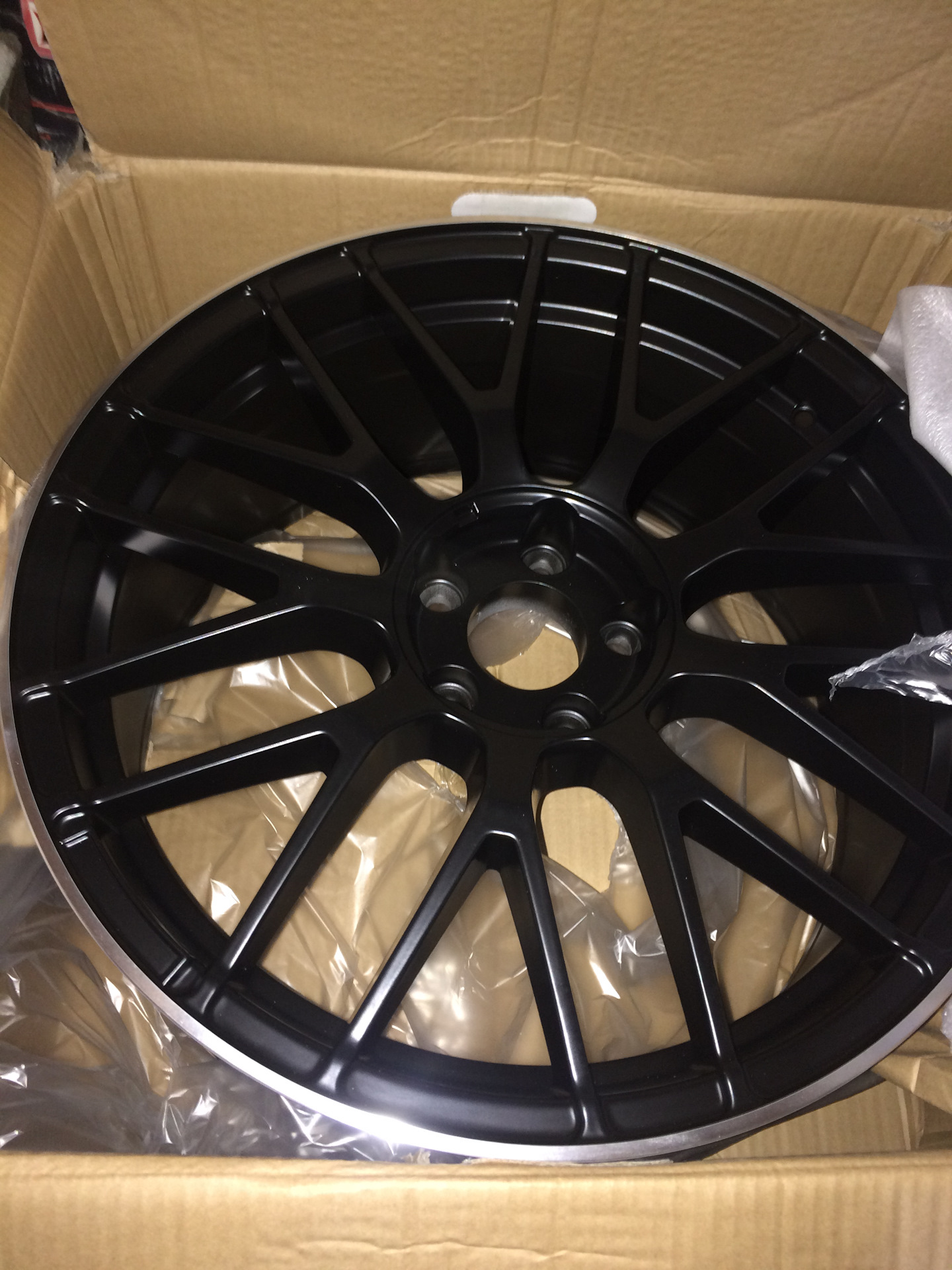 Приехали Диски R19 на CLS и резина — Mercedes-Benz CLS (W219), 5 л ...