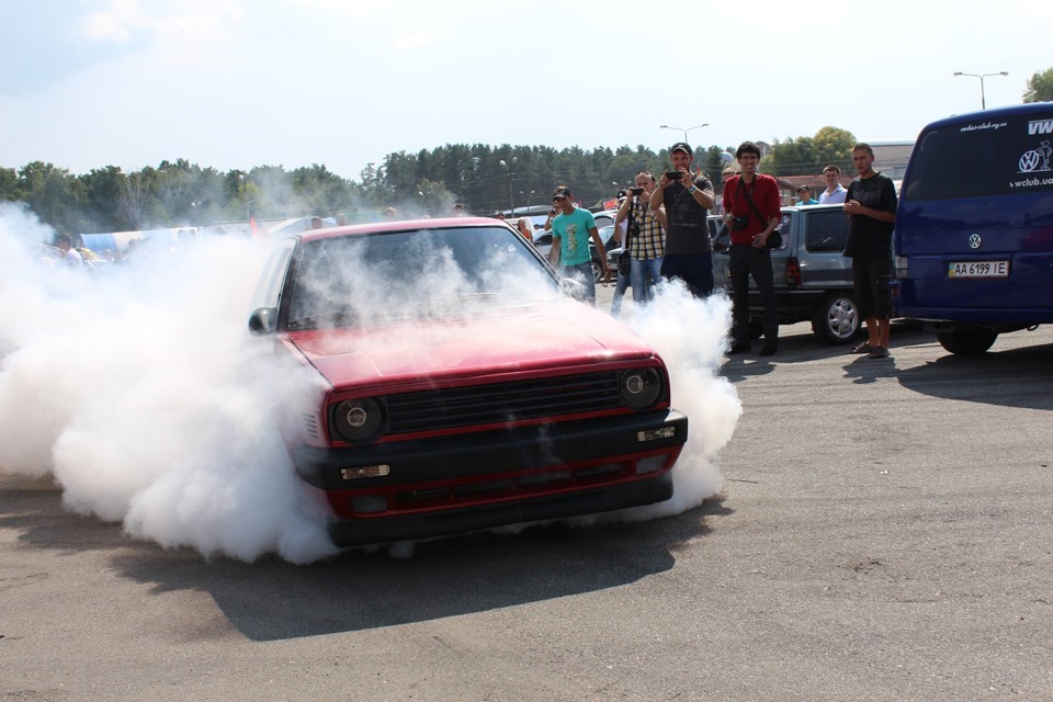 VW FEST UA 2013 — Volkswagen Passat B4, 1,9 л, 1996 года | встреча | DRIVE2