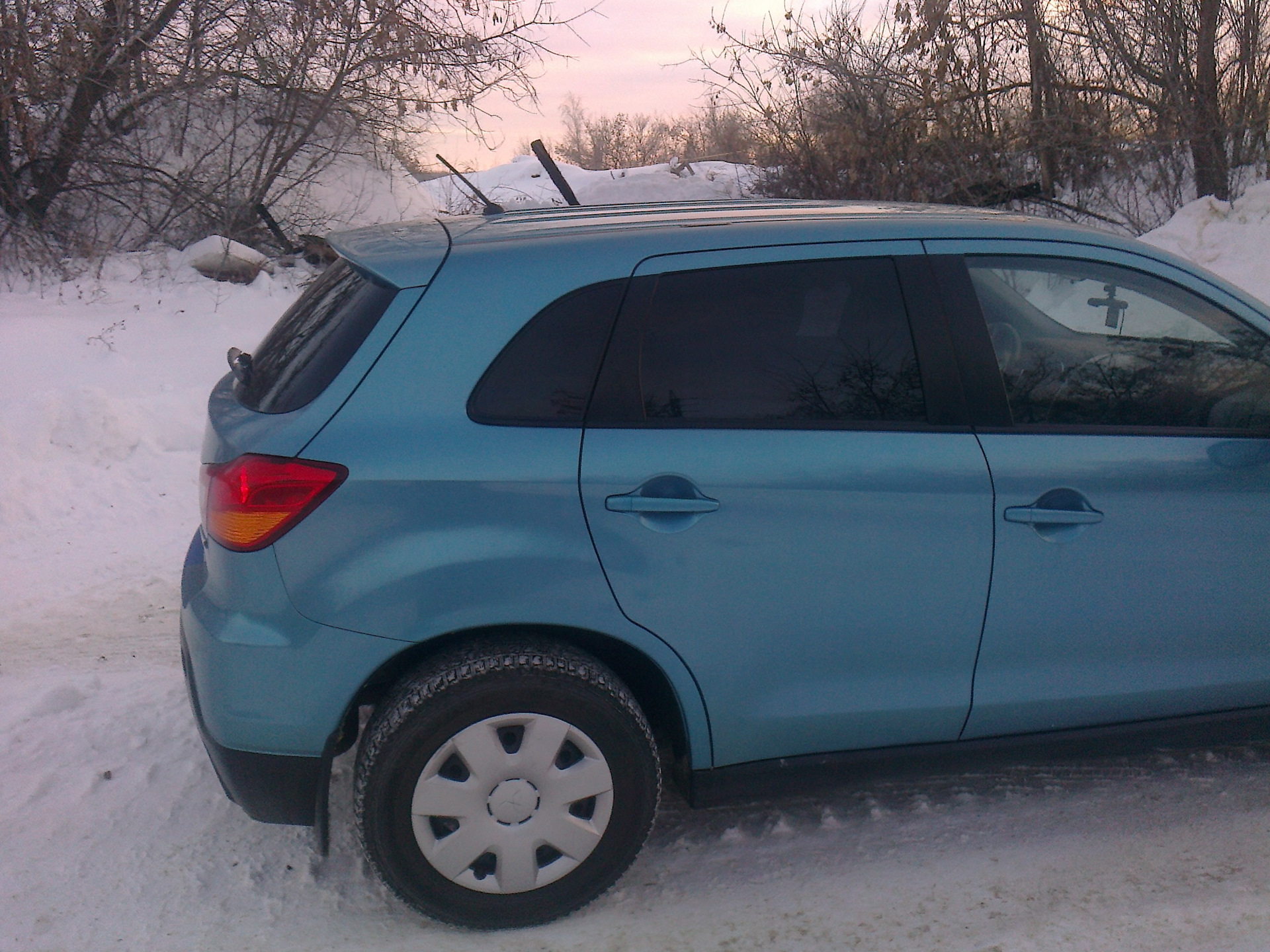 Тонировка задней полусферы 5 %. — Mitsubishi ASX, 1,8 л, 2010 года ...