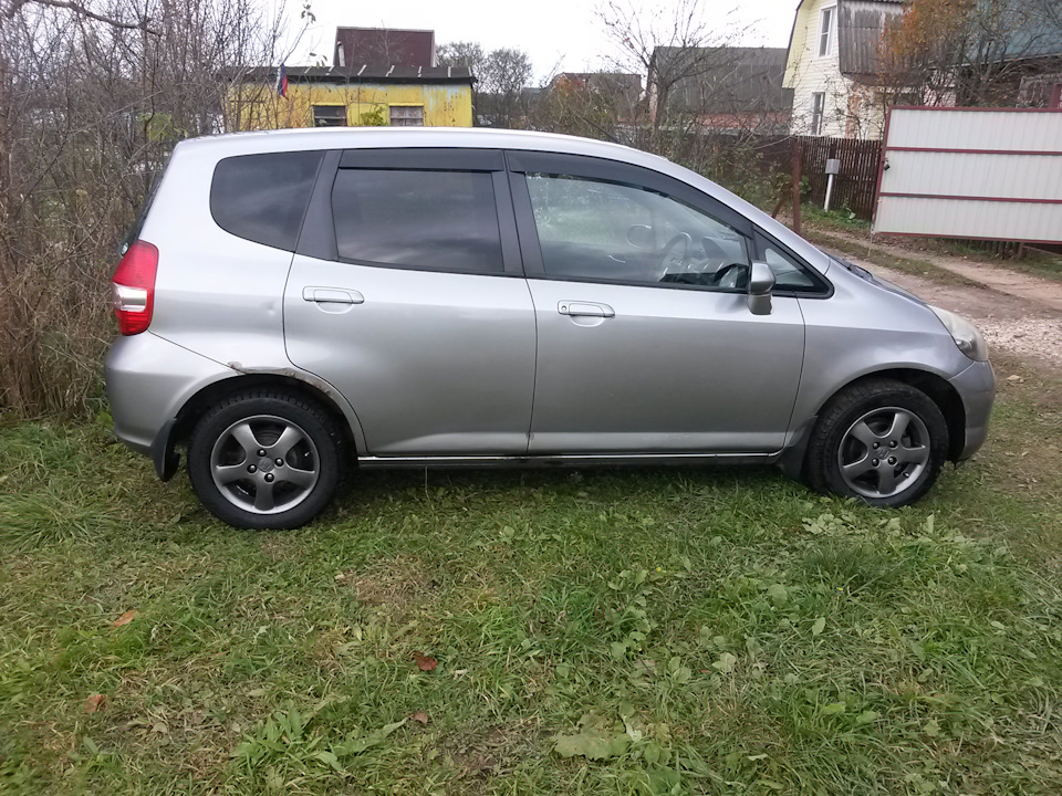 Ну с переобувкой… — Honda Fit (1G), 1,5 л, 2001 года | колёсные диски | DRIVE2