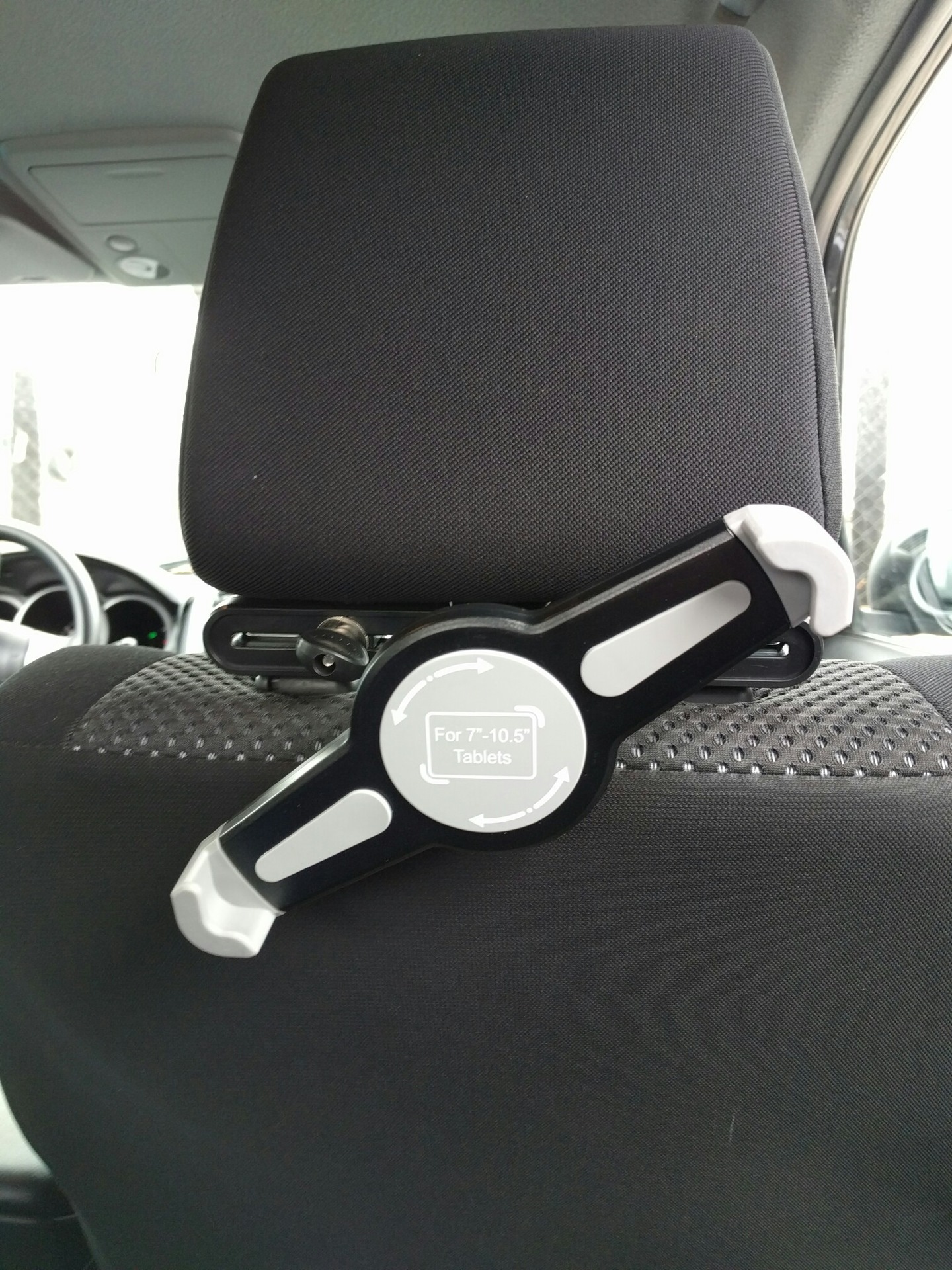 Крепление для айпада на подголовник. — Suzuki Grand Vitara (2G), 2 л ...