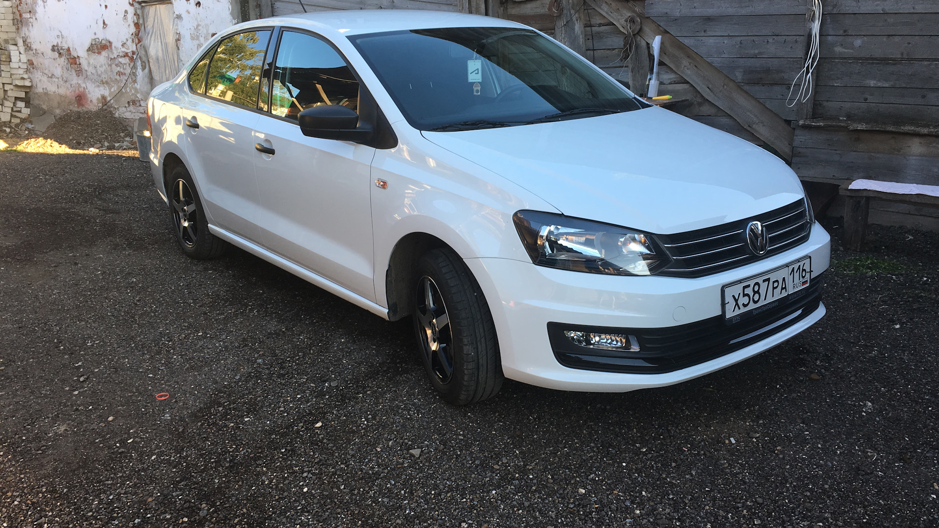 Volkswagen Polo Sedan 1.6 бензиновый 2016 | Trend на DRIVE2