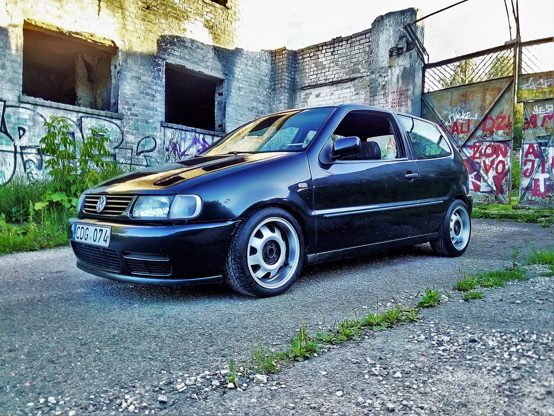 Пару фотак непаленился с телефоном сфоткал. — Volkswagen Polo Hatchback ...