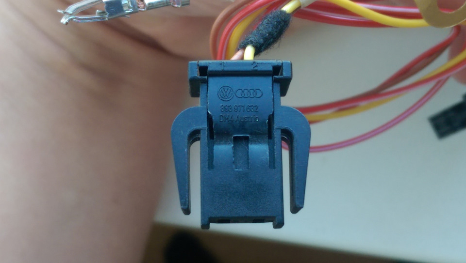 893971632 РАЗЬЕМ 2 PIN/GEHAEUSE VAG | Запчасти на DRIVE2