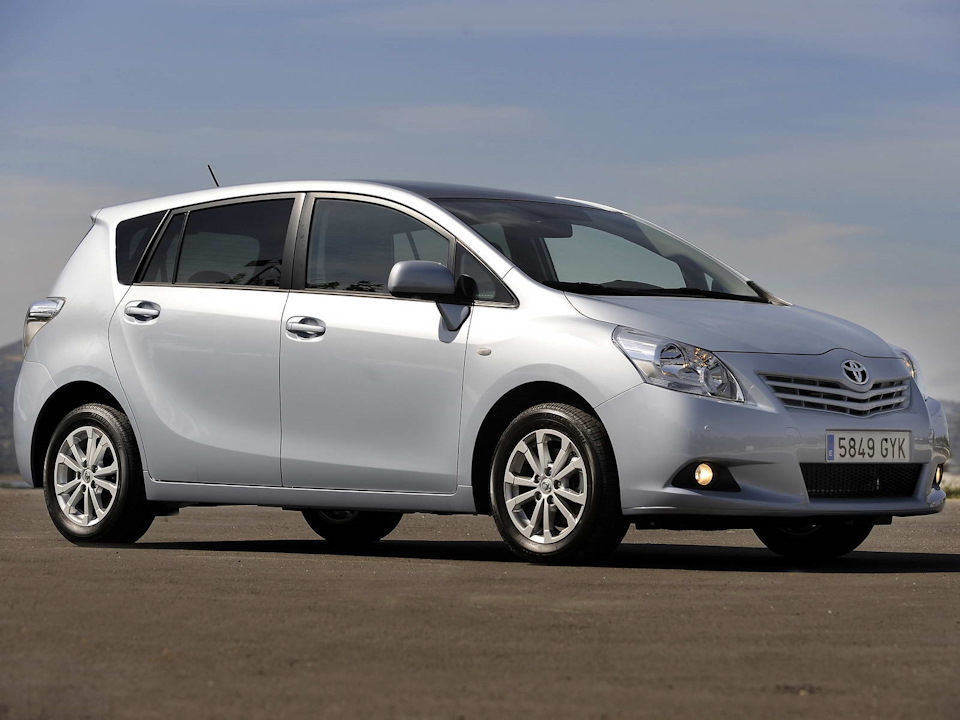 Verso v's Meriva B — Toyota Verso, 1,8 л, 2011 года | наблюдение | DRIVE2