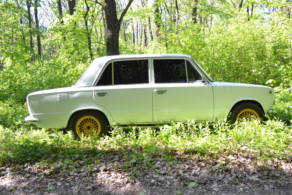 немного опустил, ну и поставил долго ожидаемые сompomotivы)) — Lada 2101, 1,2 л, 1977 года ...