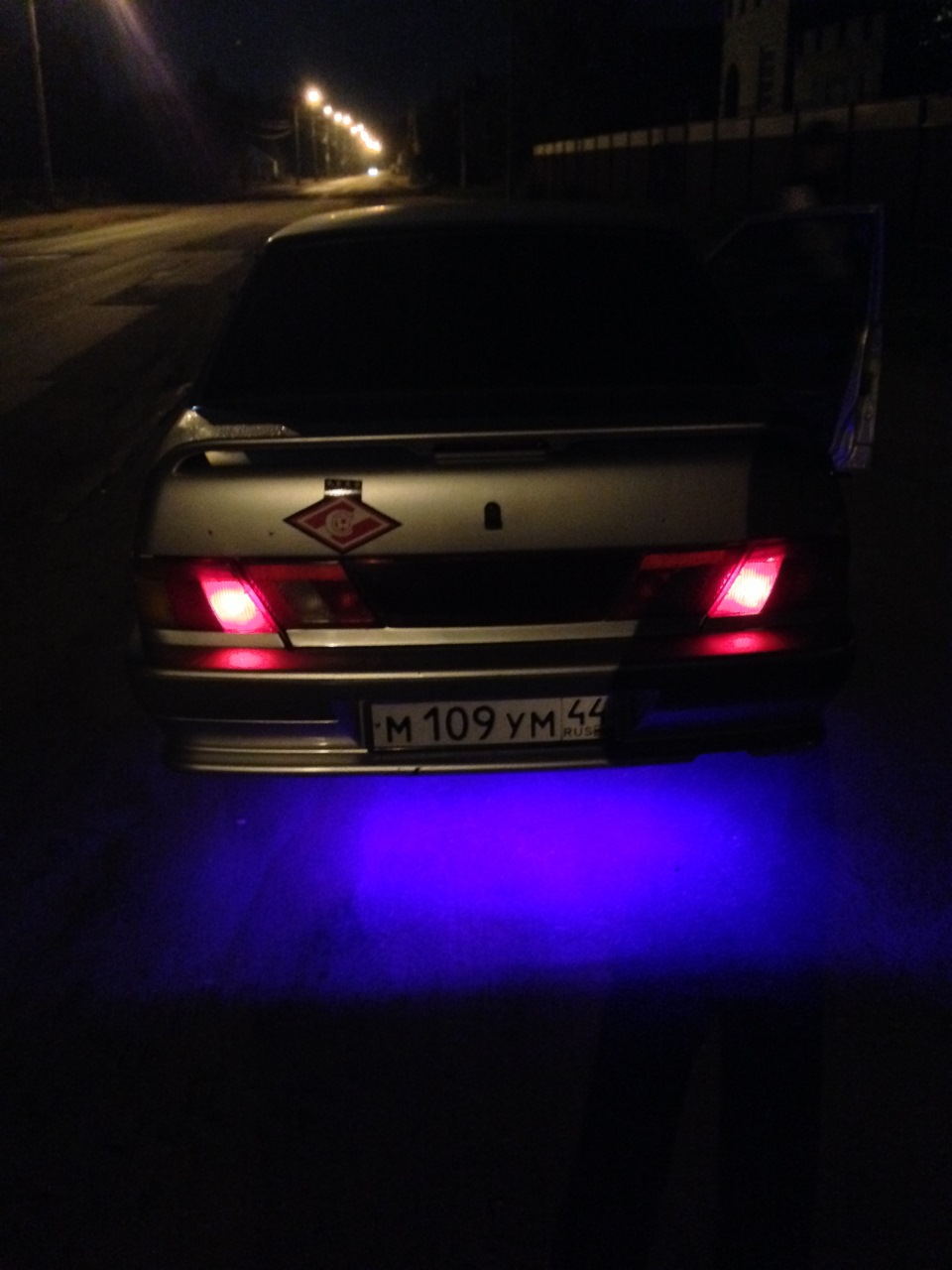 подсветка днища — Lada 2115, 1,5 л, 2005 года | аксессуары | DRIVE2