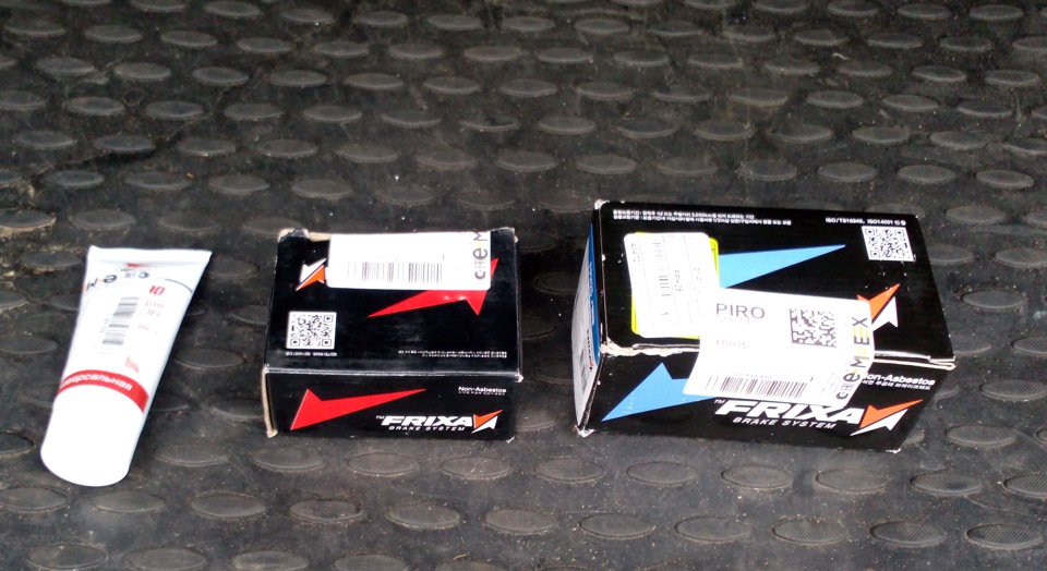 Замена колодок в круг) — Hyundai Sonata VI (YF), 2 л, 2011 года ...