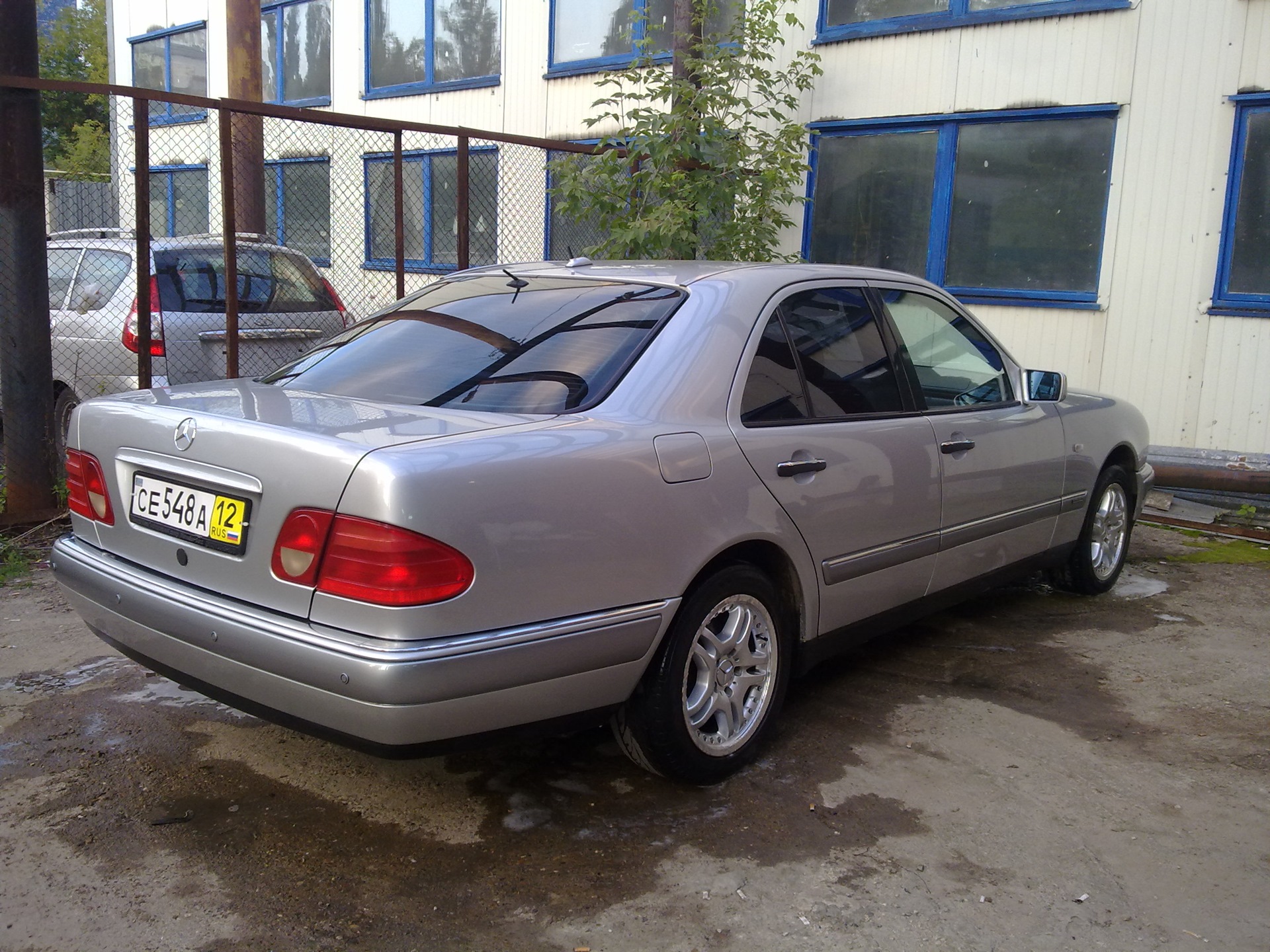 все начиналось так — Mercedes-Benz E-Class (W210), 2,4 л, 1998 года | покупка машины | DRIVE2