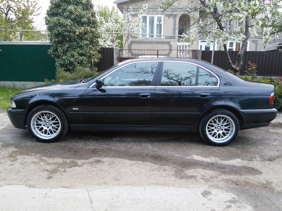 Поставил Rondell 0058 — BMW 5 series (E39), 2,5 л, 2003 года | колёсные ...