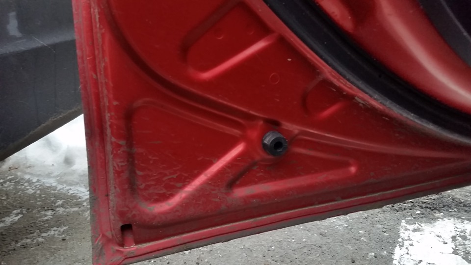 Резиновый амортизатор передней двери — Mitsubishi Lancer X, 2 л, 2007 ...