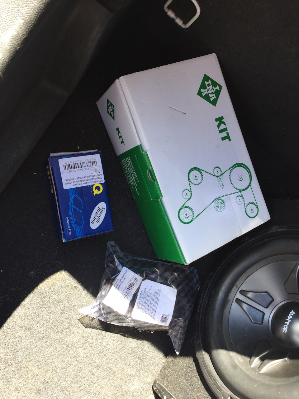 1605995 Колодки тормозные дисковые задние / Astra-H, Zafira-B, Corsa-C ...