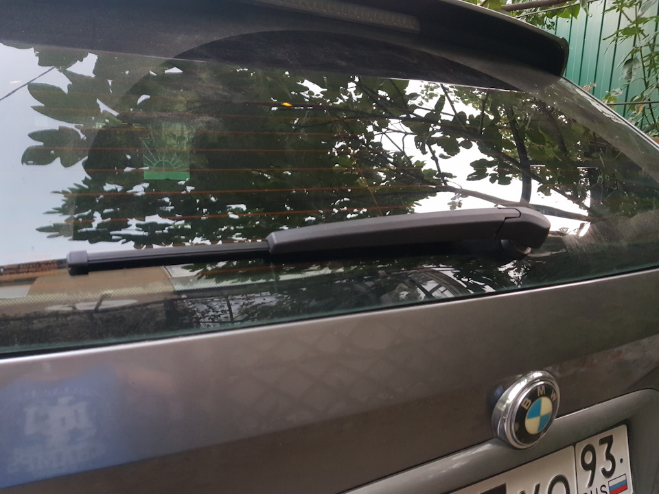 Задний дворник от E70 — BMW X5 (E53), 3 л, 2004 года | стайлинг | DRIVE2