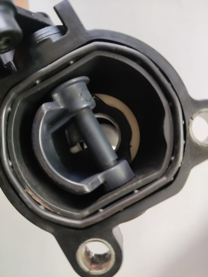 Регулирующий клапан на Volkswagen Touareg (2G), Audi Q7 (1G). Б/у | 4 ...