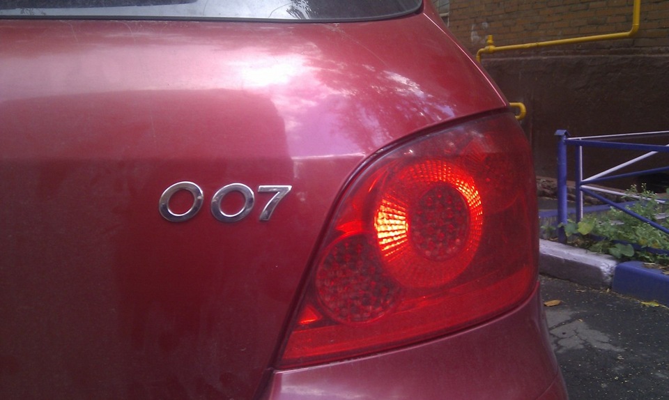 James Bond 007 — Peugeot 307, 1,6 л, 2006 года | фотография | DRIVE2