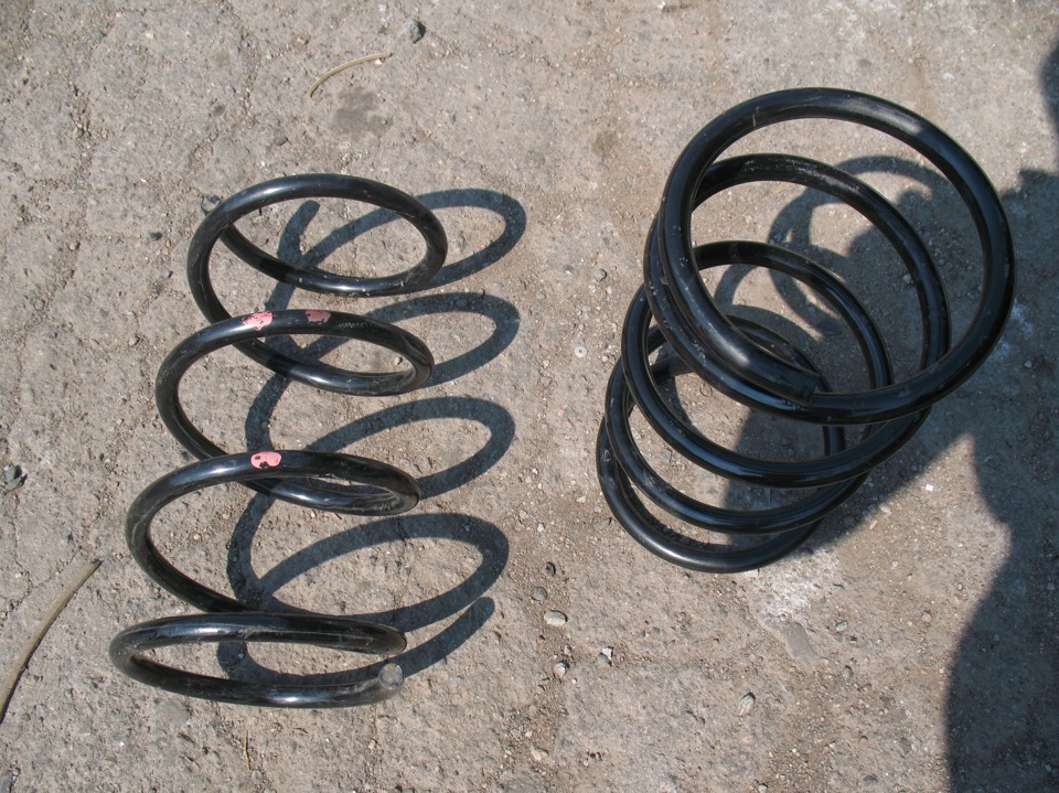 Установка на Mitsubishi Lancer Ralliart передних пружин 4059252 ...