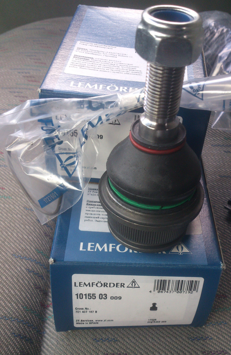 701407187B Опора шаровая верхняя / VW Transporter T-4 07/90~ VAG ...