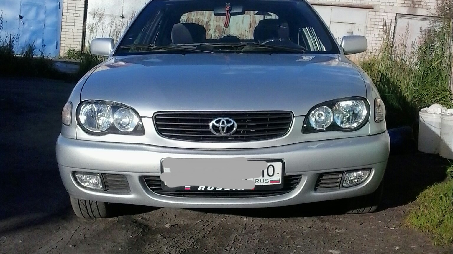 Toyota Corolla (110) 1.4 бензиновый 2001 | E111, серебристая на DRIVE2