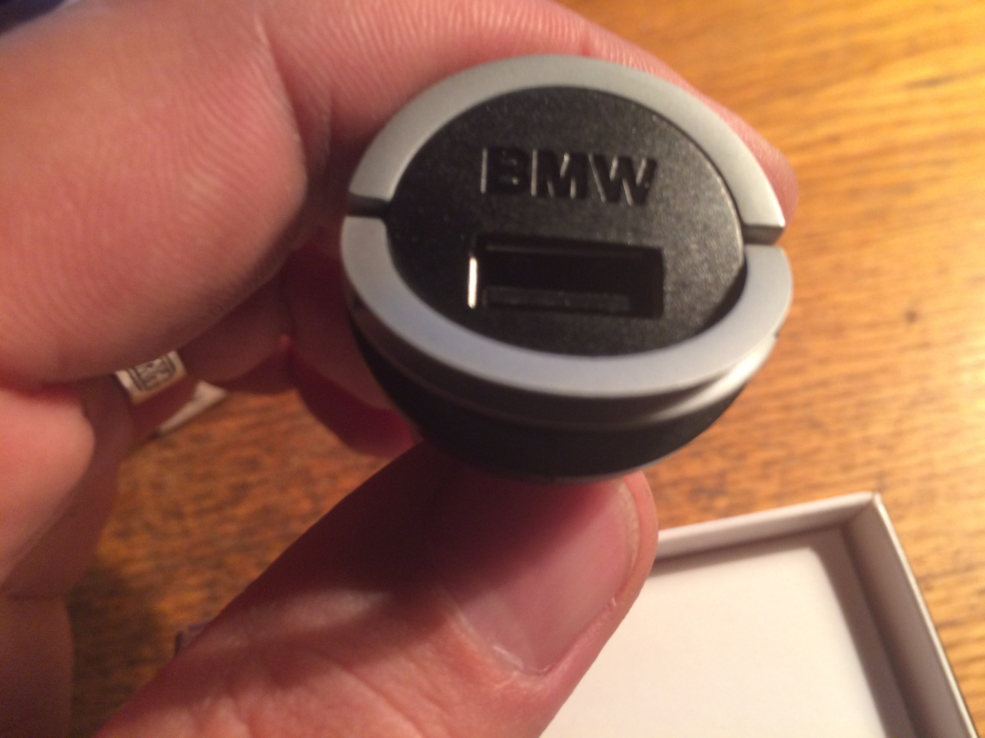 BMW USB CAR CHARGER — BMW 5 series (E39), 2,5 л, 2003 года | аксессуары ...