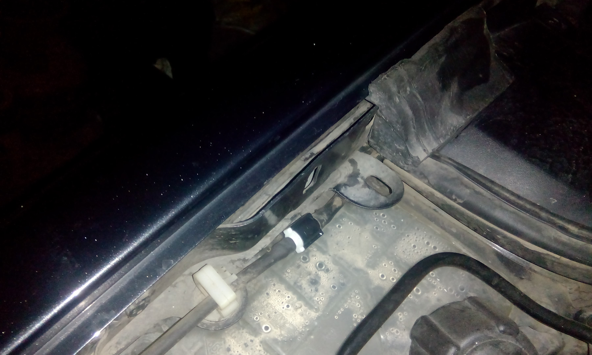 Пришли крышка бачка и клапан омывателя — Renault Megane II, 1,6 л, 2008 ...