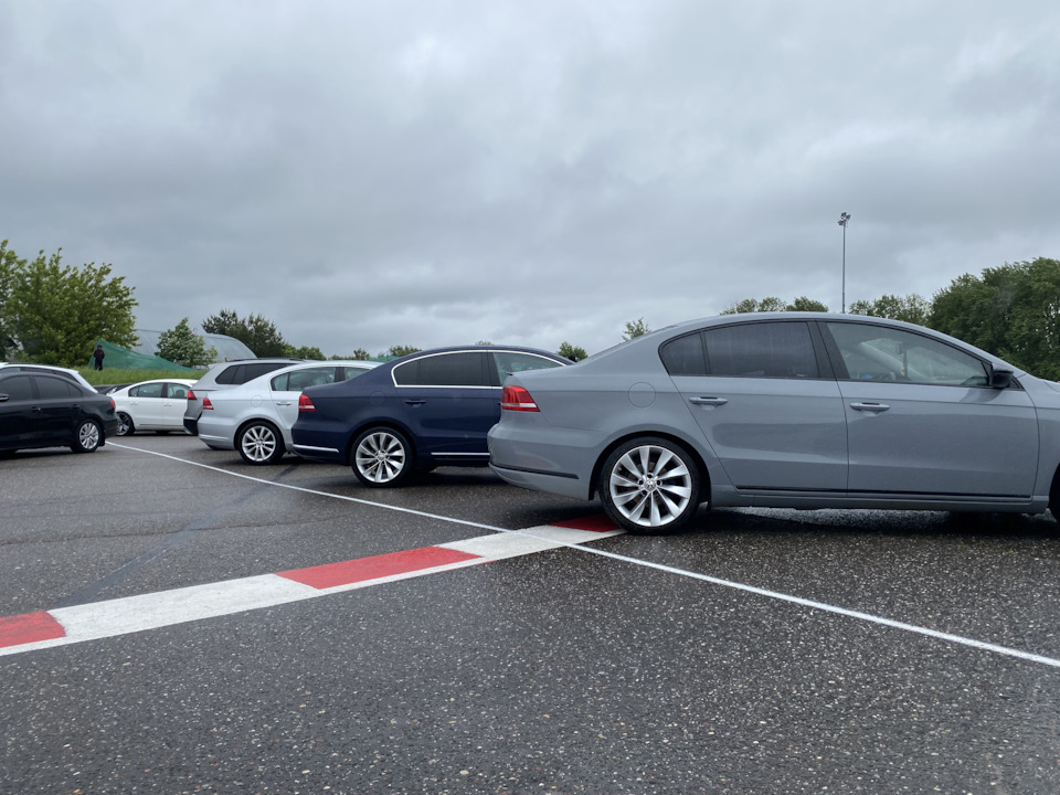Установка моторчика правого зеркала с памятью — Volkswagen Passat B7, 1 ...