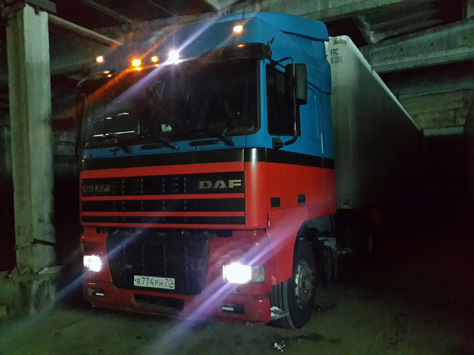 Помылись — DAF 95XF, 9,9 л, 2000 года | мойка | DRIVE2