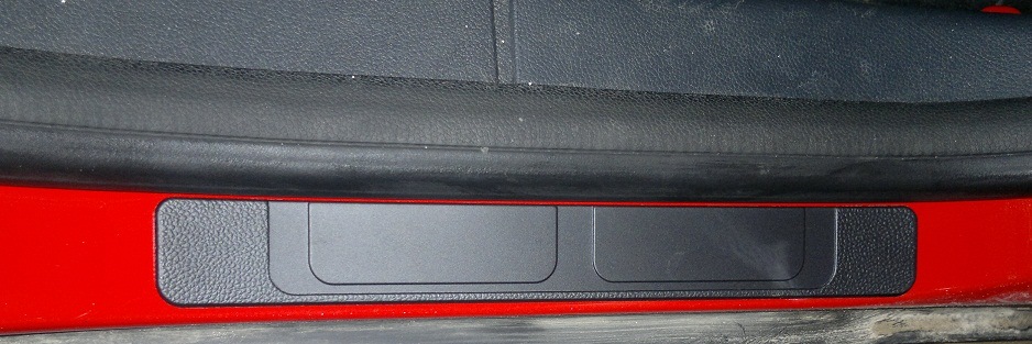 Накладки на пороги (пластик) — Skoda Yeti, 1,2 л, 2011 года ...