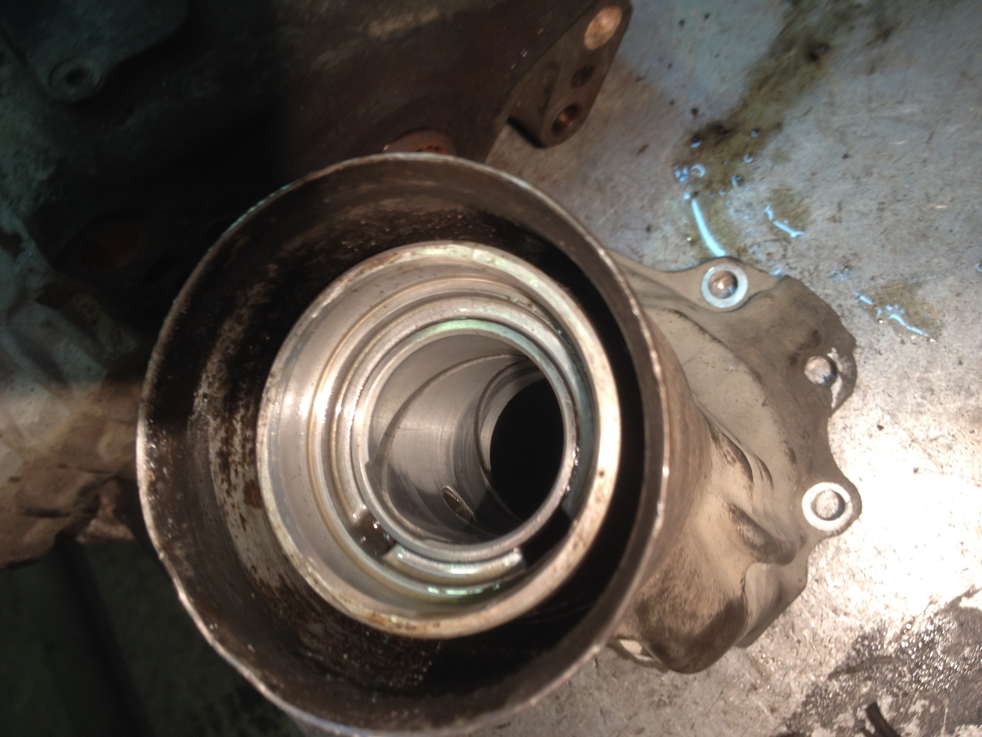 Замена задней части раздатки. — Mitsubishi RVR (1G), 2 л, 1994 года ...