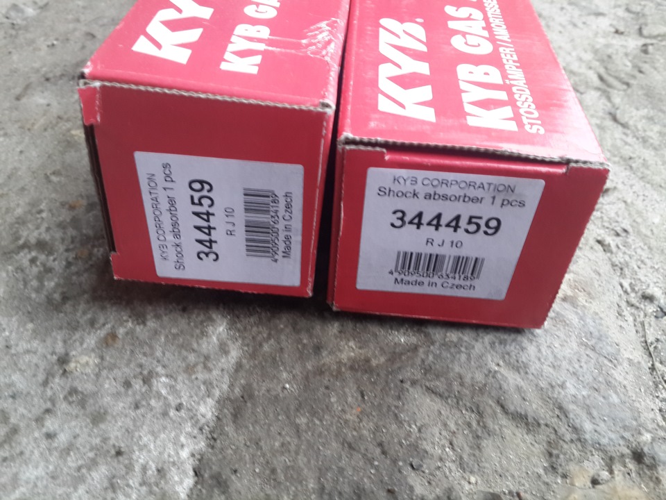 Продам пару новых амиков KAYABA 344459 — SEAT Leon (Mk II), 1,6 л, 2006 ...