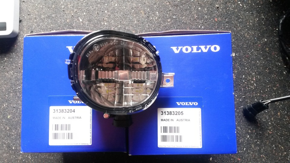 31383205 Противотуманная фара Volvo XC70 OEM (скл-1) Volvo | Запчасти ...