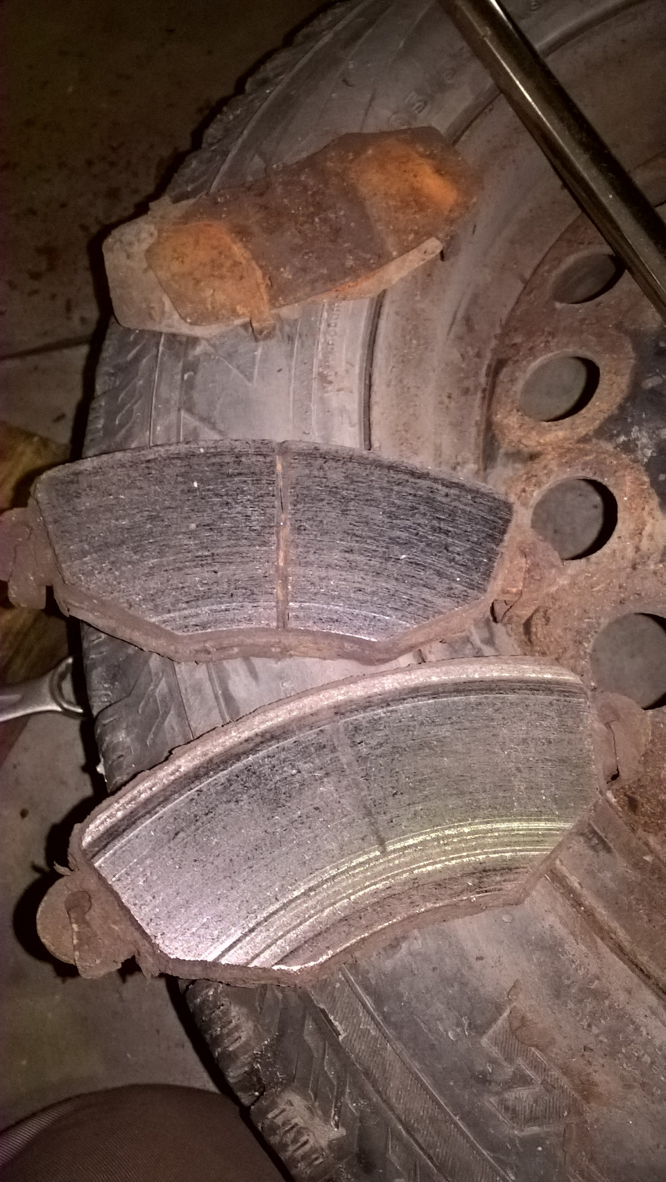 Передние тормозные колодки — Ford Mondeo III, 2 л, 2006 года | своими ...