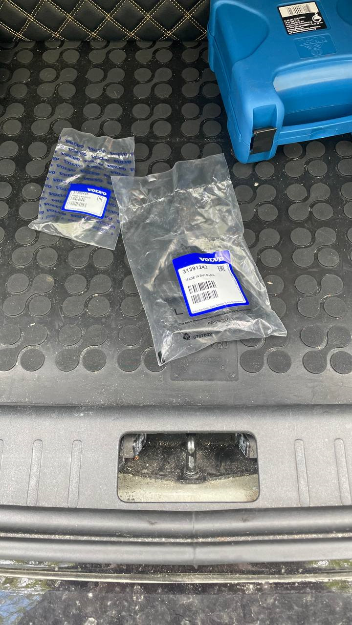 Лючок накладки багажника — Volvo S60 (2G), 3 л, 2010 года | запчасти ...