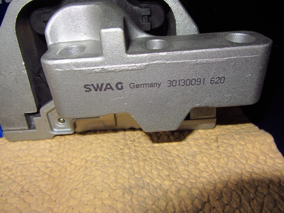 Замена Подушки Двигателя — Volkswagen Bora (1G), 1,6 л, 2001 года ...