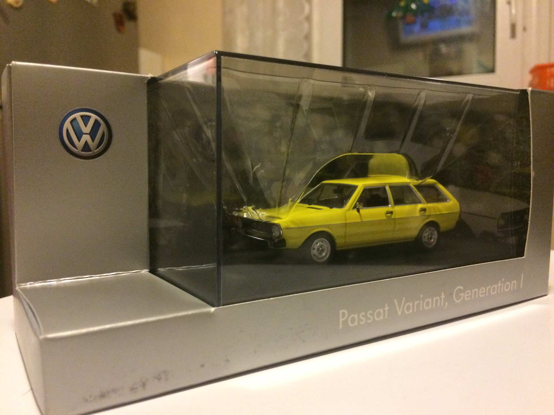 Volkswagen Passat B1 Variant Rally Yellow 331099300UWN — DRIVE2