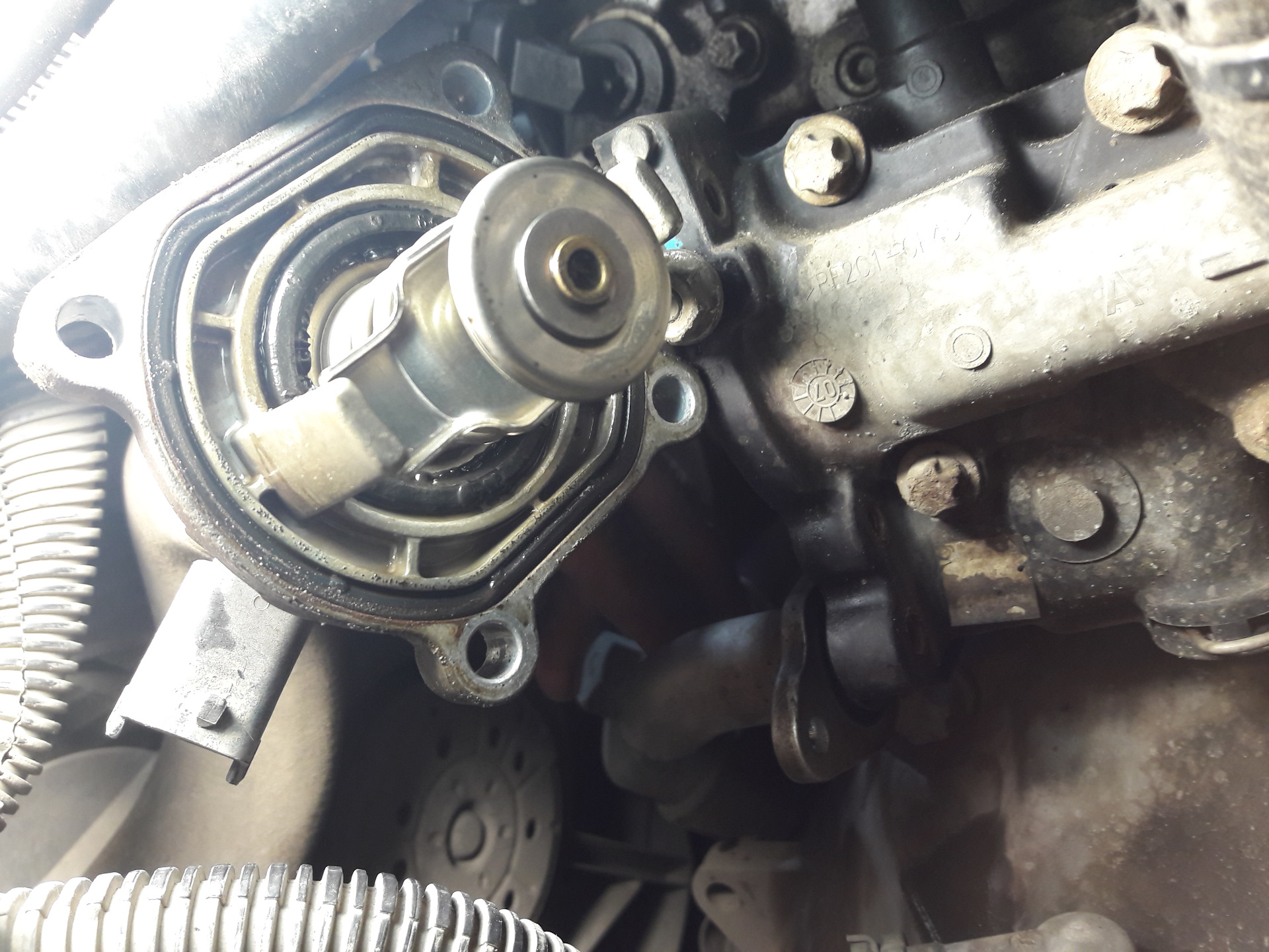 Прокладки термостата (замена) — Opel Astra H, 1,8 л, 2007 года | своими ...