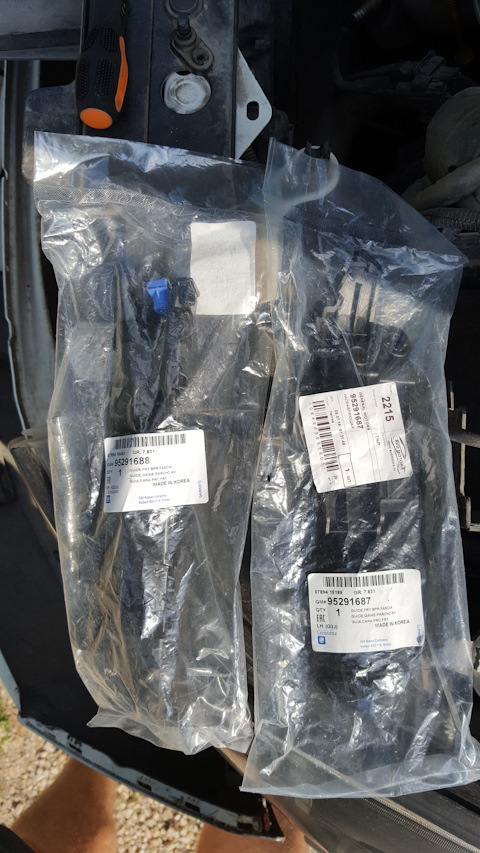 95291687 Направляющая переднего бампера левая / Chevrolet Cruze 10~ GM ...