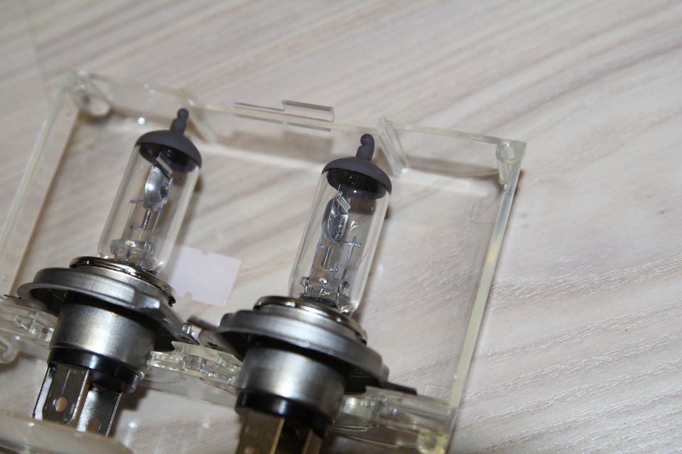 Запчасти для AUDI 80\90\100, SEAT, WV Passat и лампы Н4 — Audi 80 (B3 ...